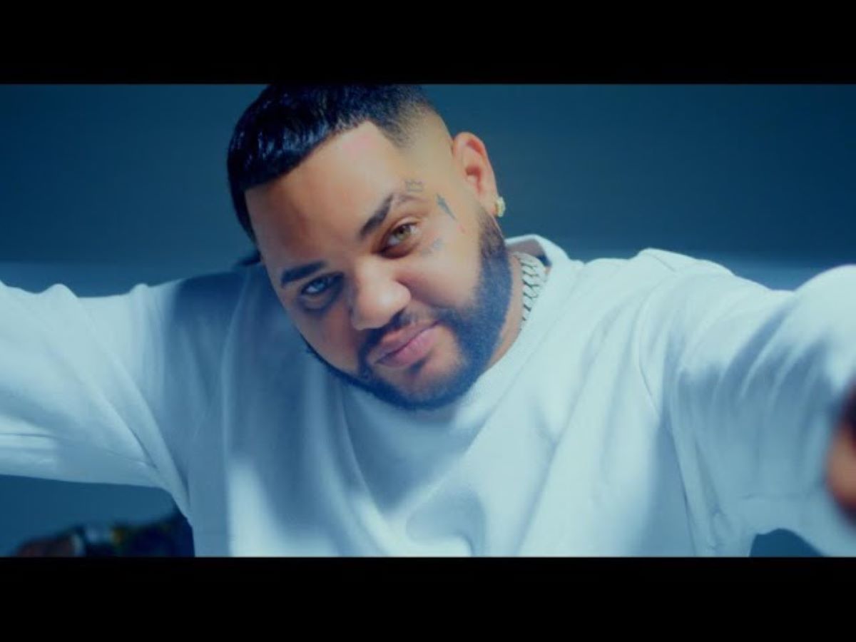 Cantante hospitalizado en Miami por disparo en la cabeza - Mediatiko