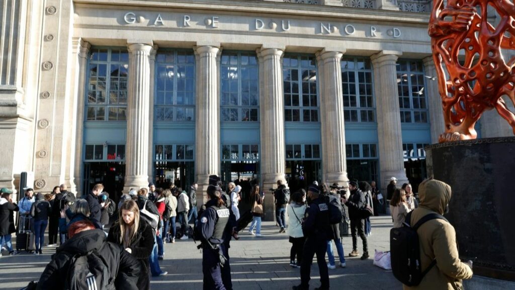 Bomba de la Segunda Guerra Mundial paraliza la mayor estación de trenes ...