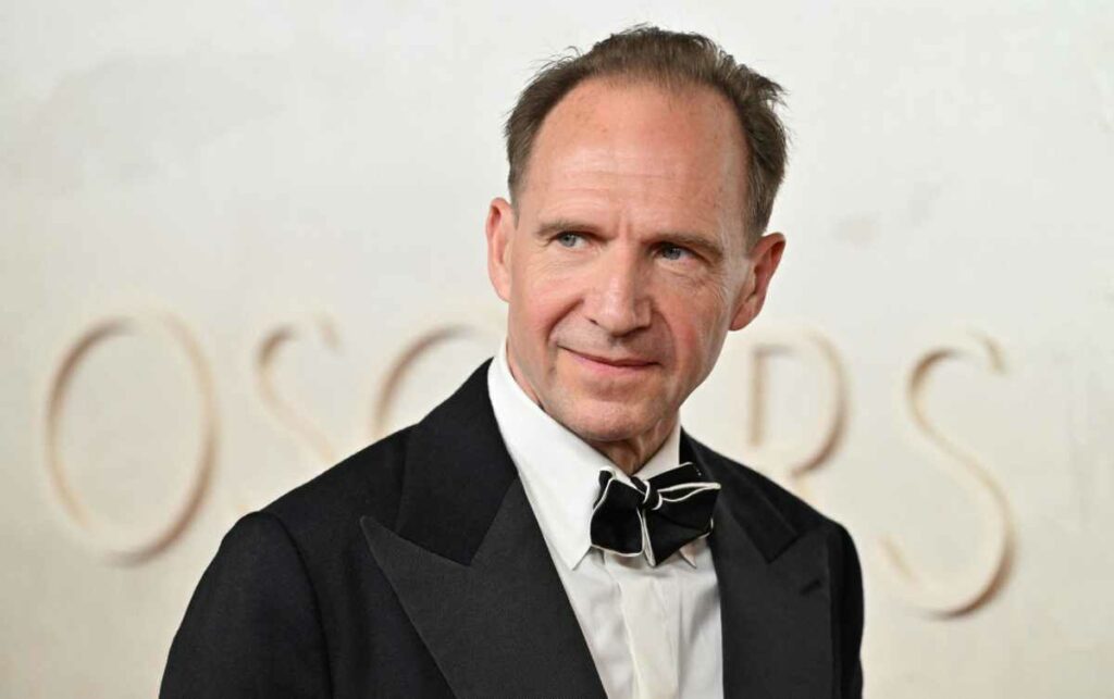 El actor británico Ralph Fiennes pondrá en escena en París una ópera ...