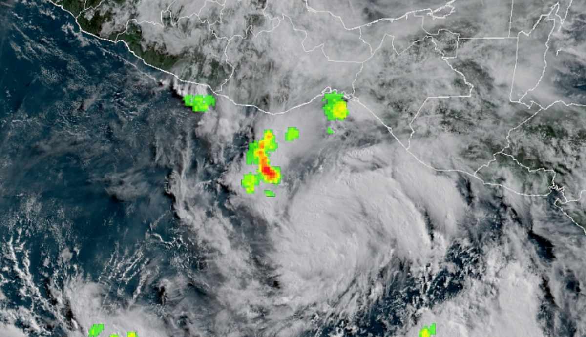 La tormenta Erick se aproxima a las costas del Pacífico mexicano ...
