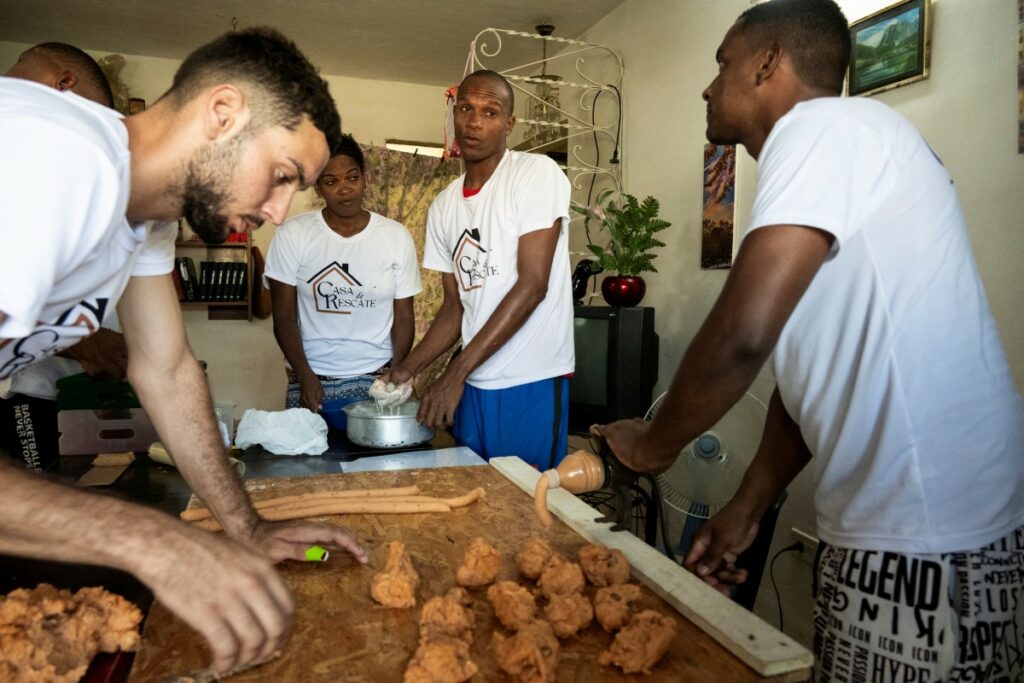 "El químico", la droga que vuelve zombis a los jóvenes irrumpe en Cuba ...
