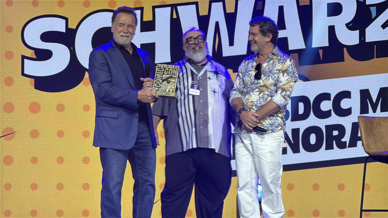 Sorpresa en Málaga: Banderas entrega el Premio de Honor a ...