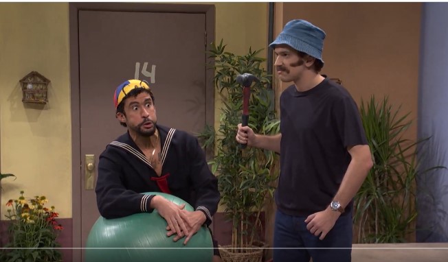 Bad Bunny rinde homenaje al “Chavo del 8” en sketch de SNL - Mediatiko