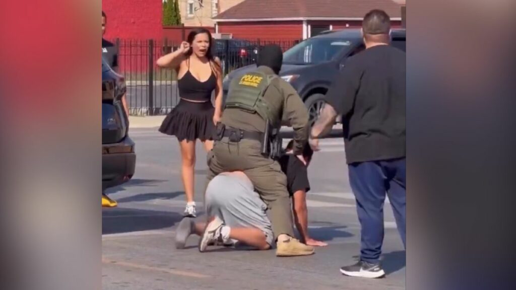 Redadas de ICE llegan a barrios mexicanos de Chicago - Mediatiko