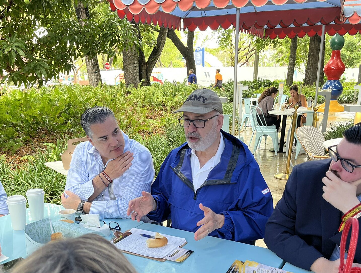Trump apoya al cubano Emilio González en la elección a alcalde de Miami ...