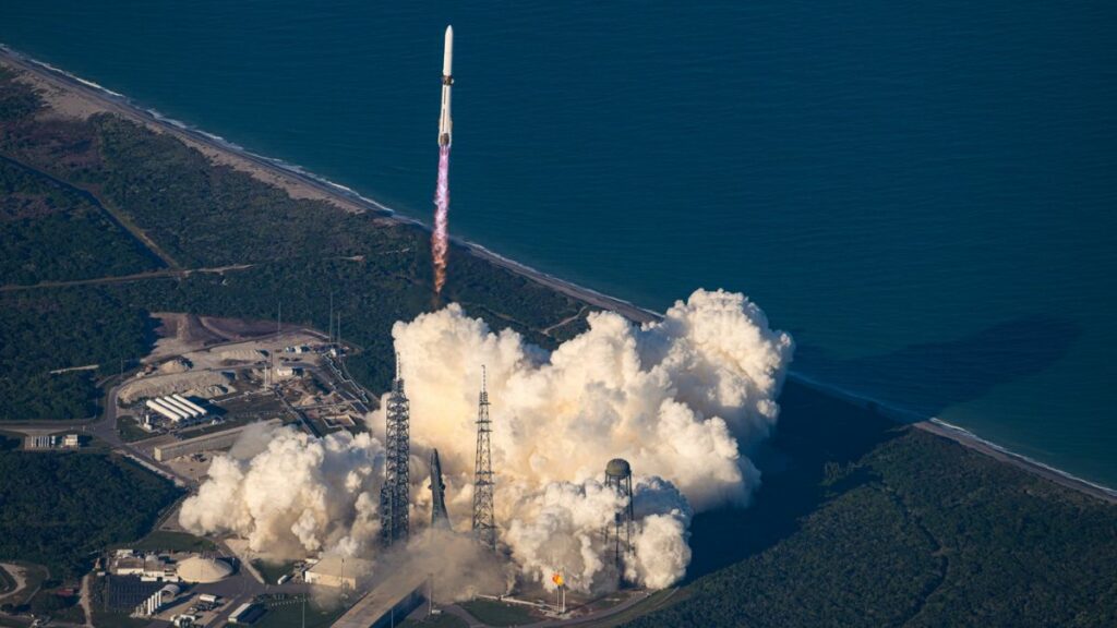 Jeff Bezos lanza misión a Marte de la NASA y logra hito técnico - Mediatiko